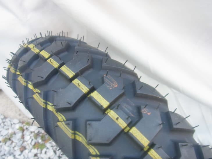 レッツ4にブロックタイヤ IRC GP-110